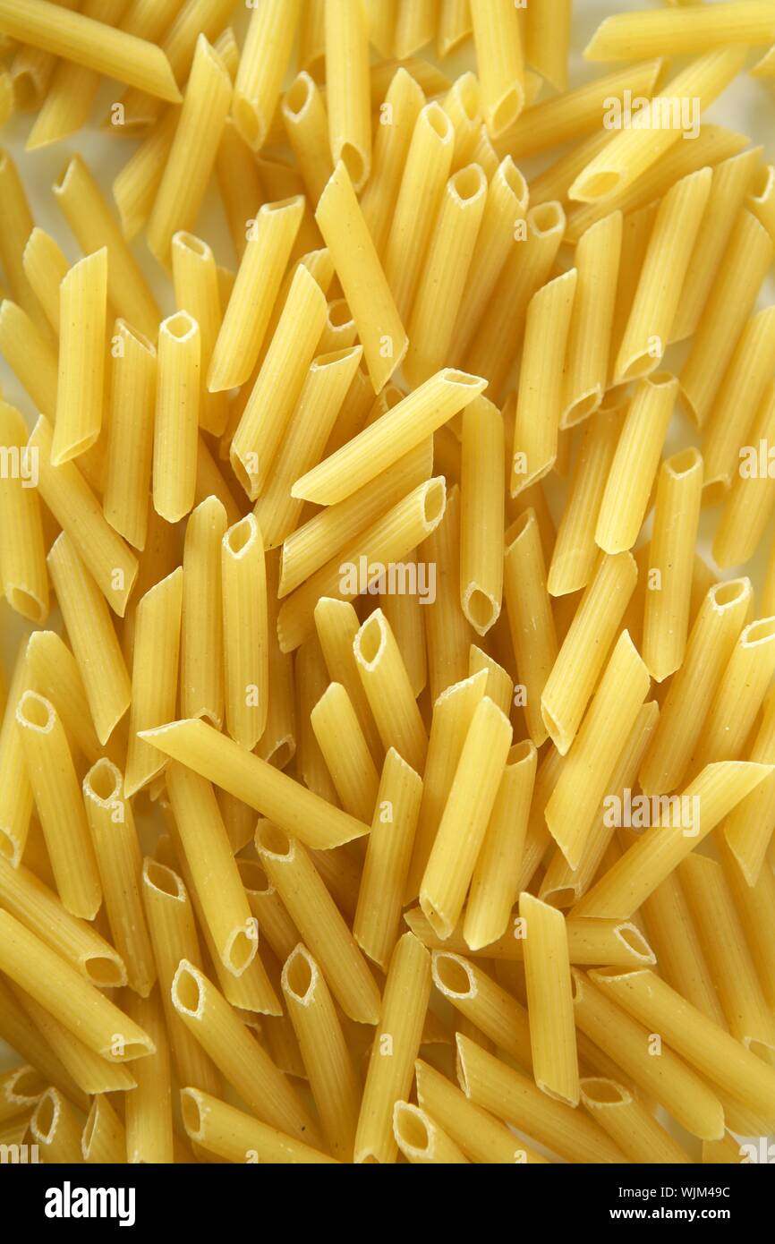 Italian macaroni, pasta texture close-up Stock Photo - Alamy