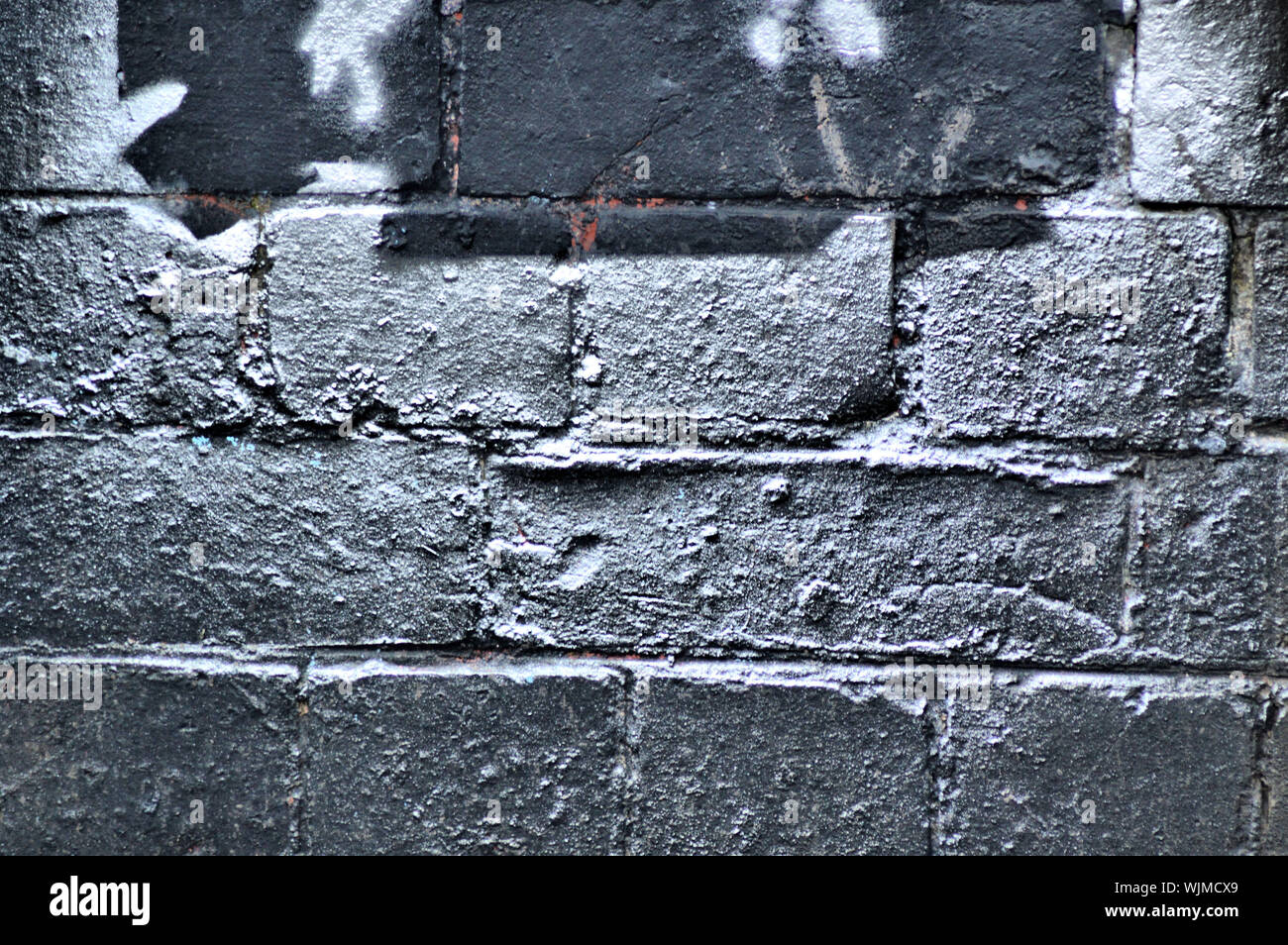 Silver brick wall full frame hi-res stock photography and images - Alamy