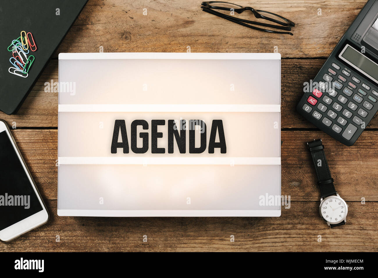 Office in box hi-res stock photography and images - Alamy