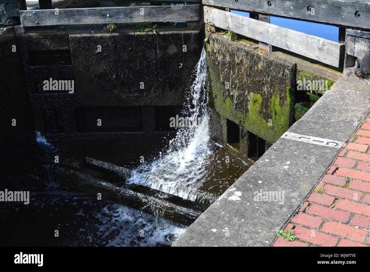 Water gates hi-res stock photography and images - Alamy