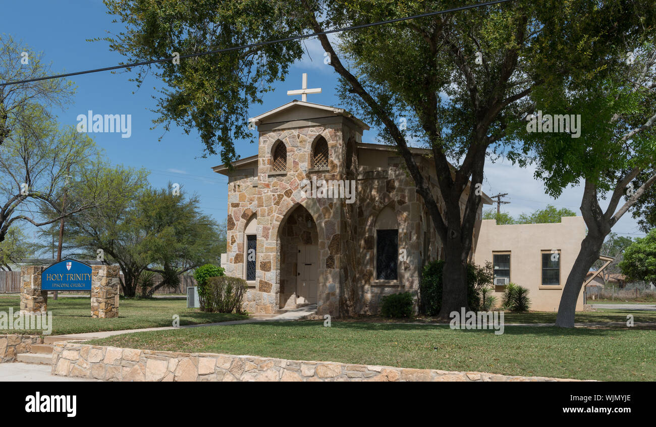 Holy Trinity Episcopal Church in Carrizo Springs, Texas Stock Photo - Alamy