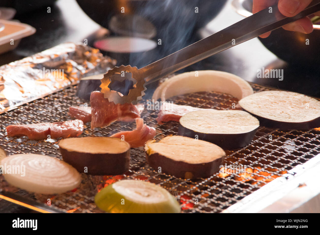 Hand the meat hi-res stock photography and images - Alamy