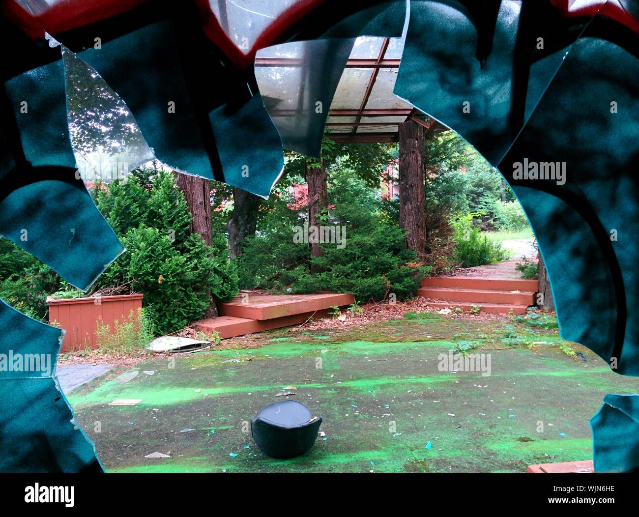 Broken Back Window High Resolution Stock Photography and Images - Alamy