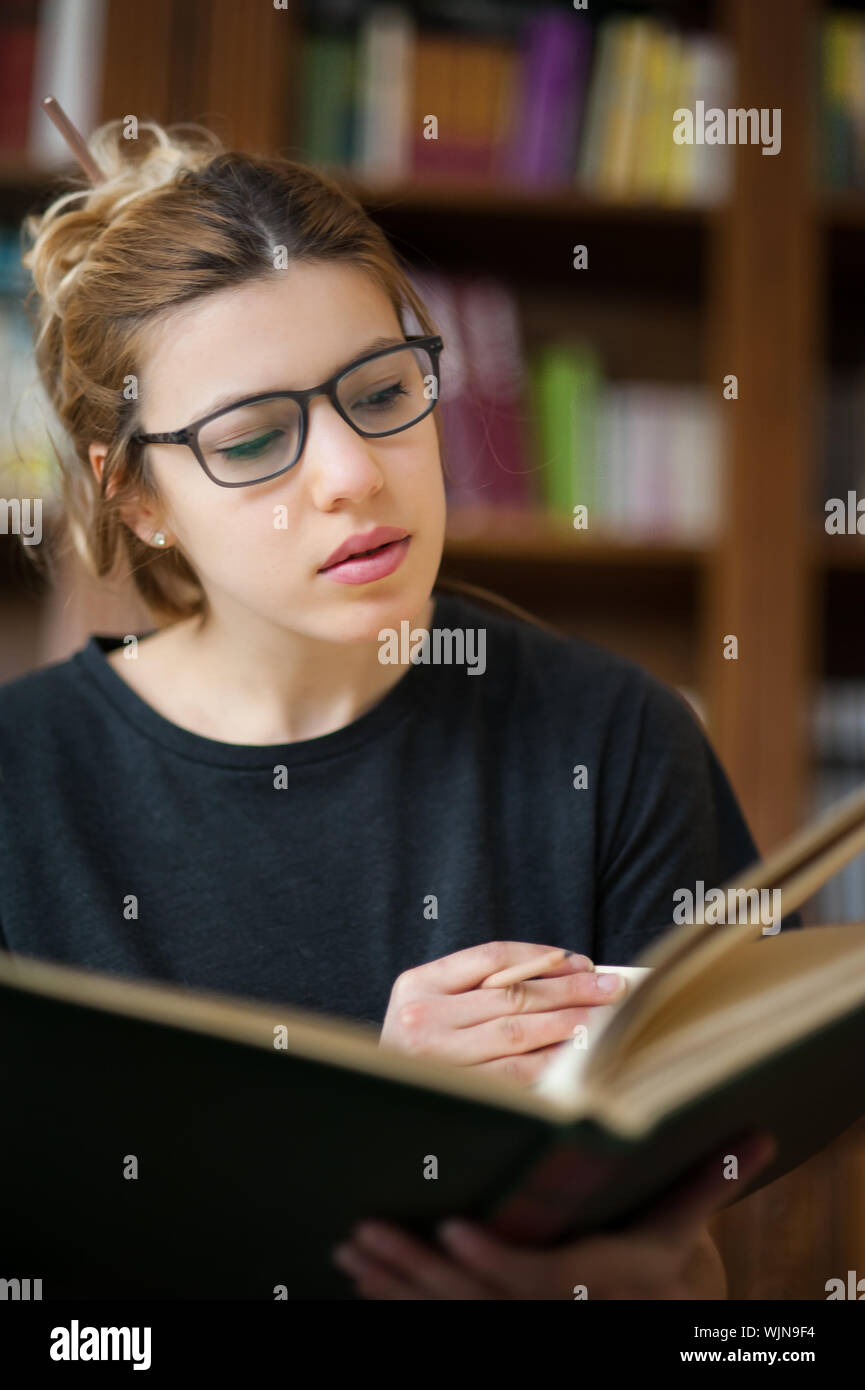 University of reading hi-res stock photography and images - Alamy