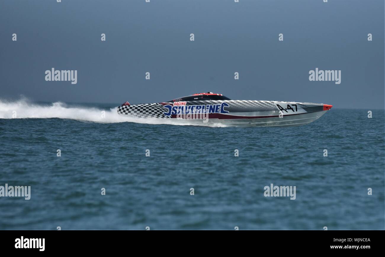 Offshore race boat hi-res stock photography and images - Alamy