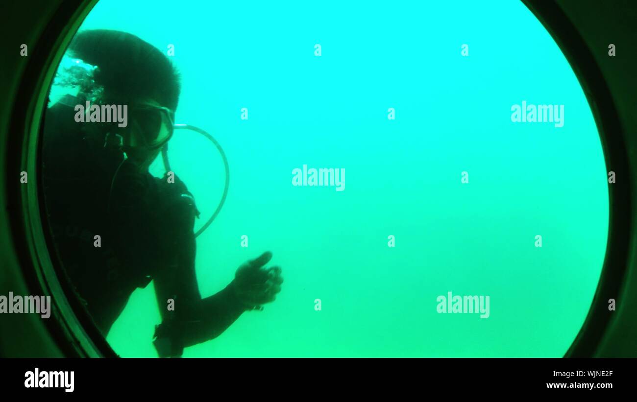 Underwater Window High Resolution Stock Photography and Images - Alamy