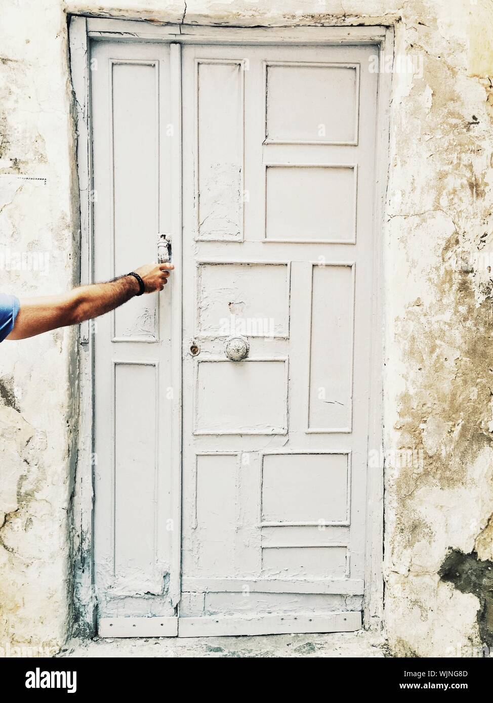 Knocking Down Wall Stock Photos & Knocking Down Wall Stock Images - Alamy Knocking Down Wall Stock Photos & Knocking Down Wall Stock Images - Alamy
