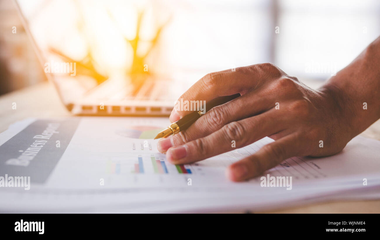 Person pen hi-res stock photography and images - Alamy