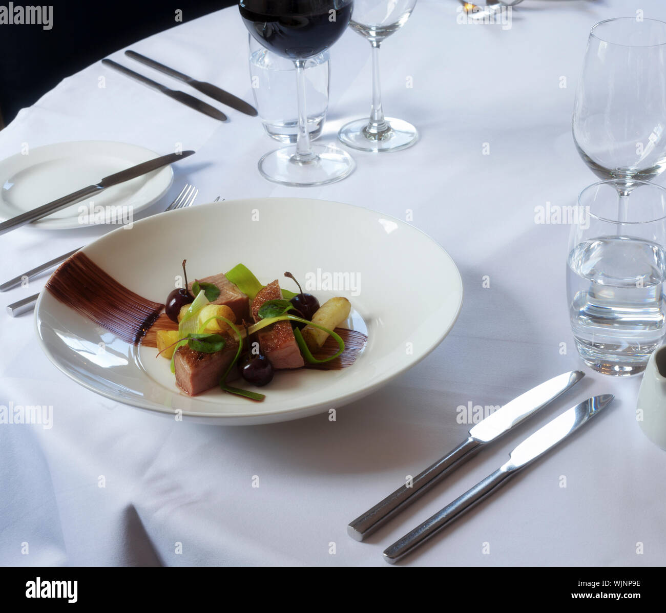 Food, in service, in restaurant or pub Stock Photo - Alamy