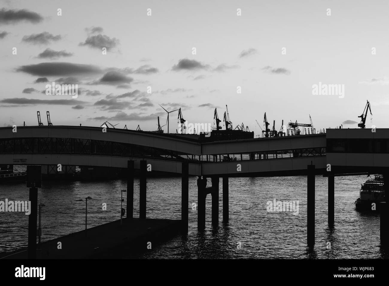 Crane pier over sea architecture hi-res stock photography and images ...