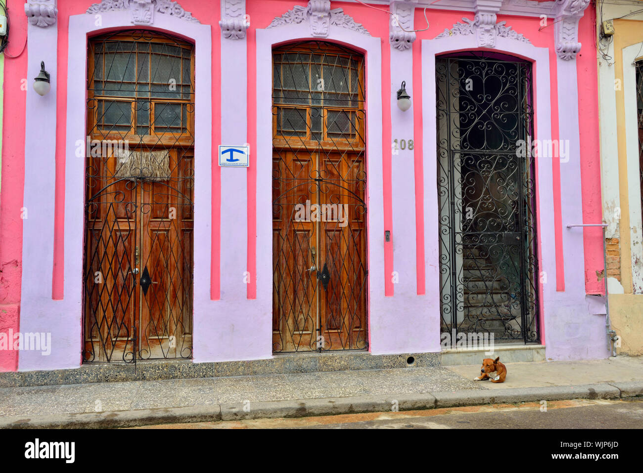 Street photography in Central Havana- Colonial architectural details ...