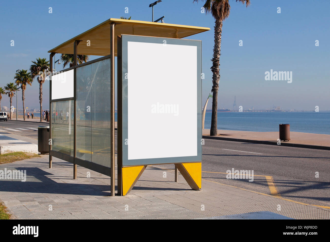 Bus On Roadside High Resolution Stock Photography and Images - Alamy