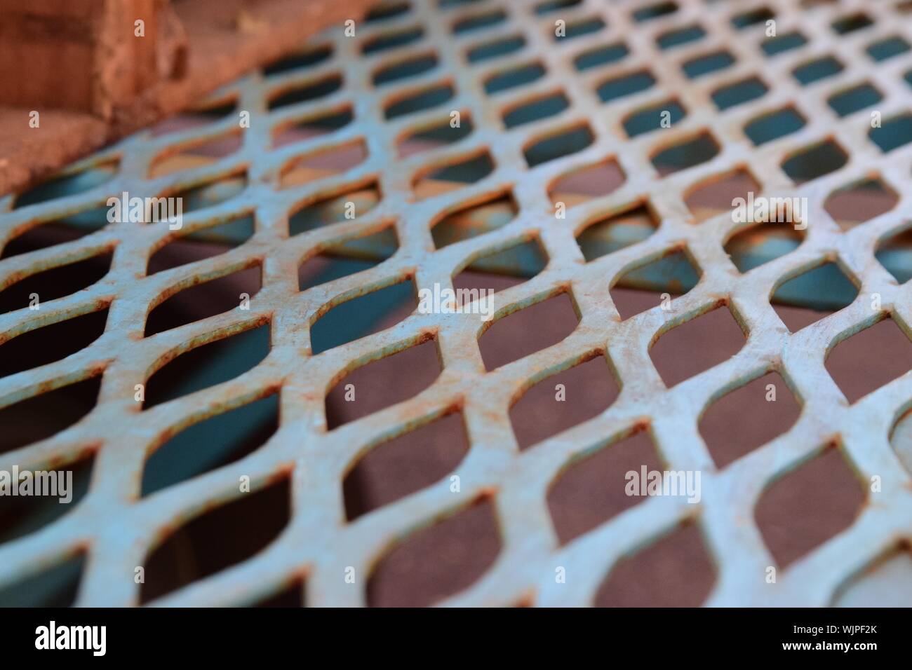 Rusty metal grate hi-res stock photography and images - Alamy