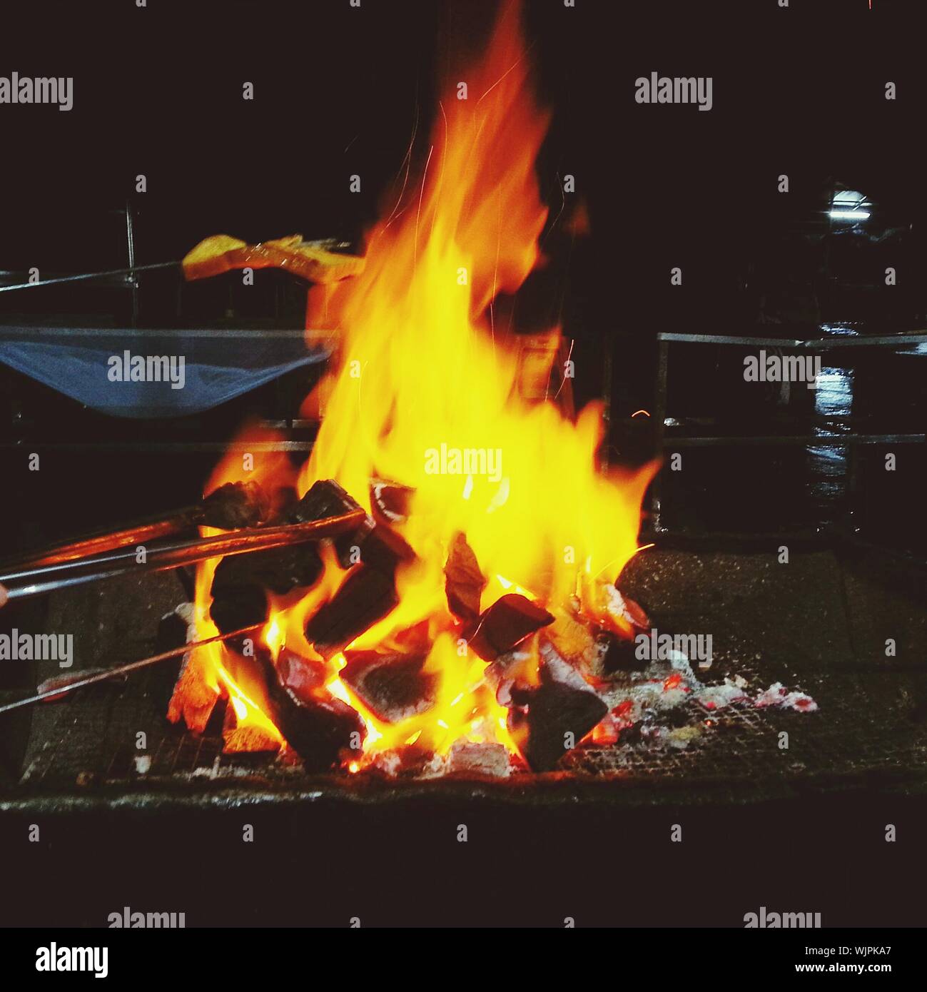 Flames barbecue hi-res stock photography and images - Alamy