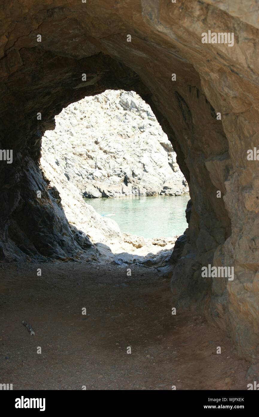 Cave shore hi-res stock photography and images - Alamy