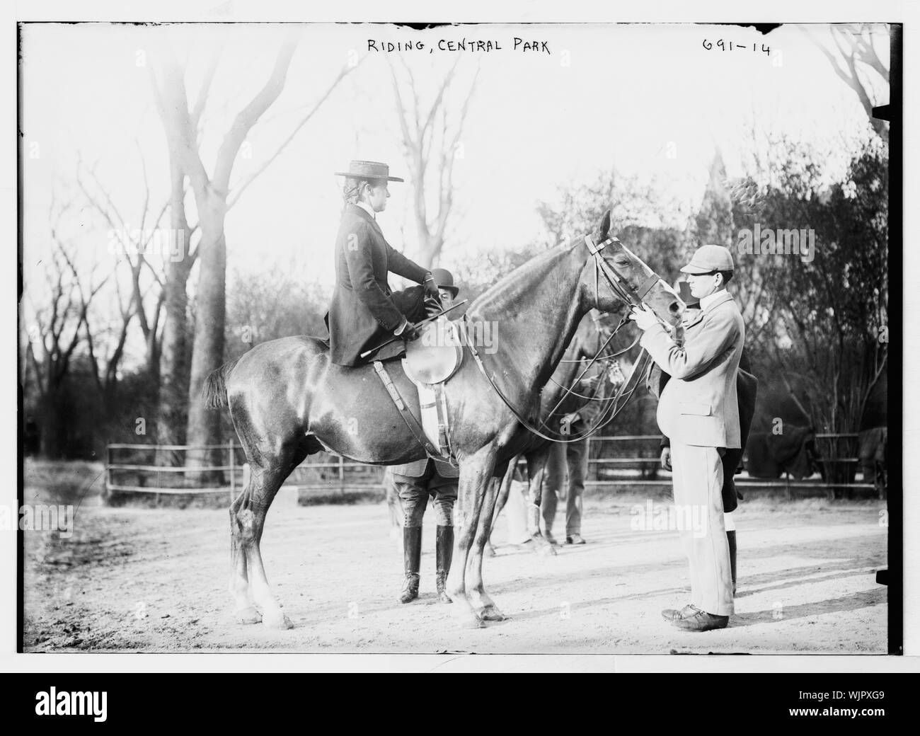 Horseback riding ring, Central park, New York Stock Photo - Alamy