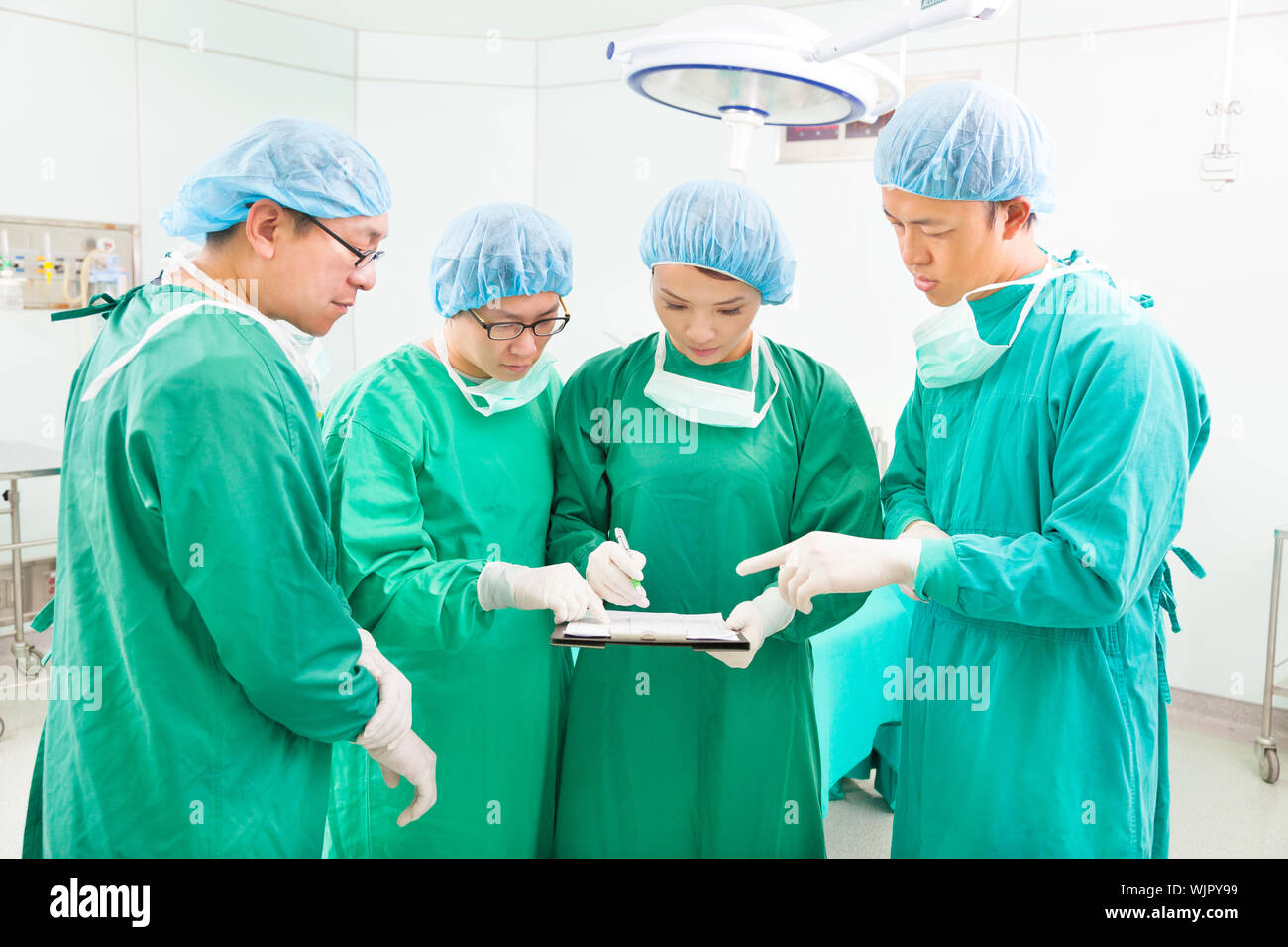 Medical records operation hi-res stock photography and images - Alamy