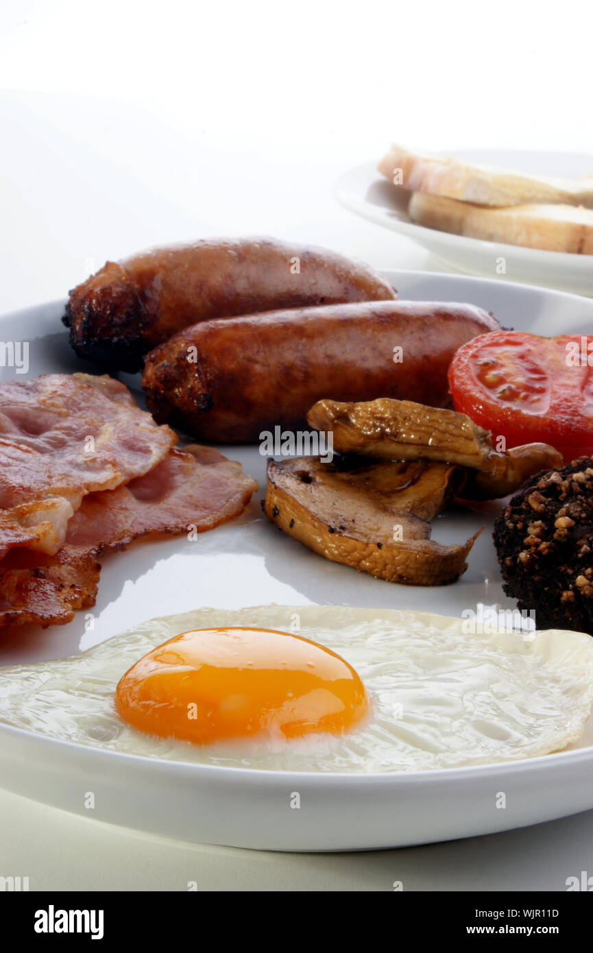 traditional irish breakfast on a large plate Stock Photo - Alamy