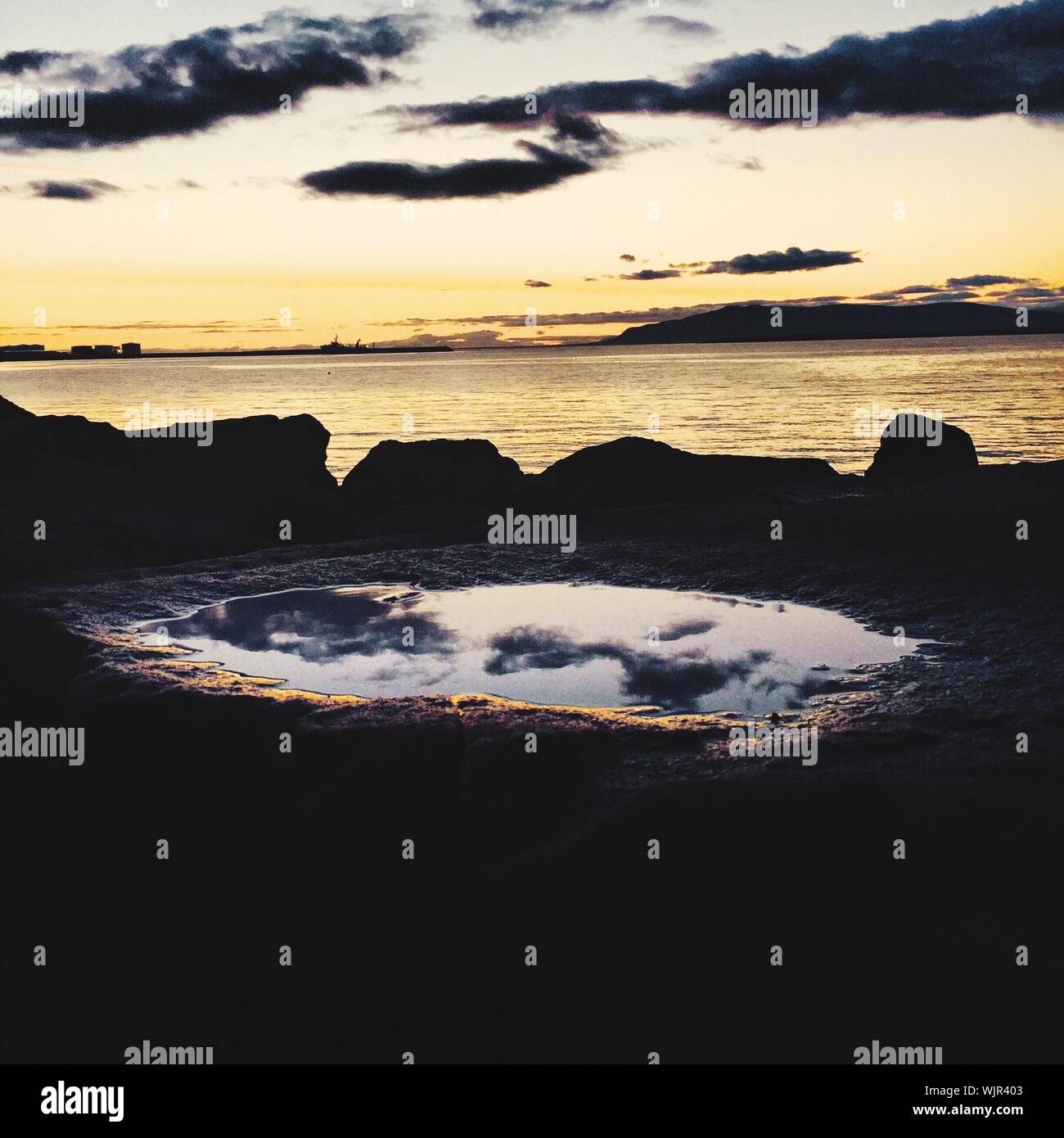 Sea puddle hi-res stock photography and images - Alamy