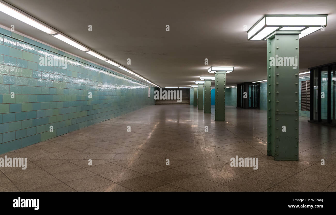 Interior of a subway hi-res stock photography and images - Alamy