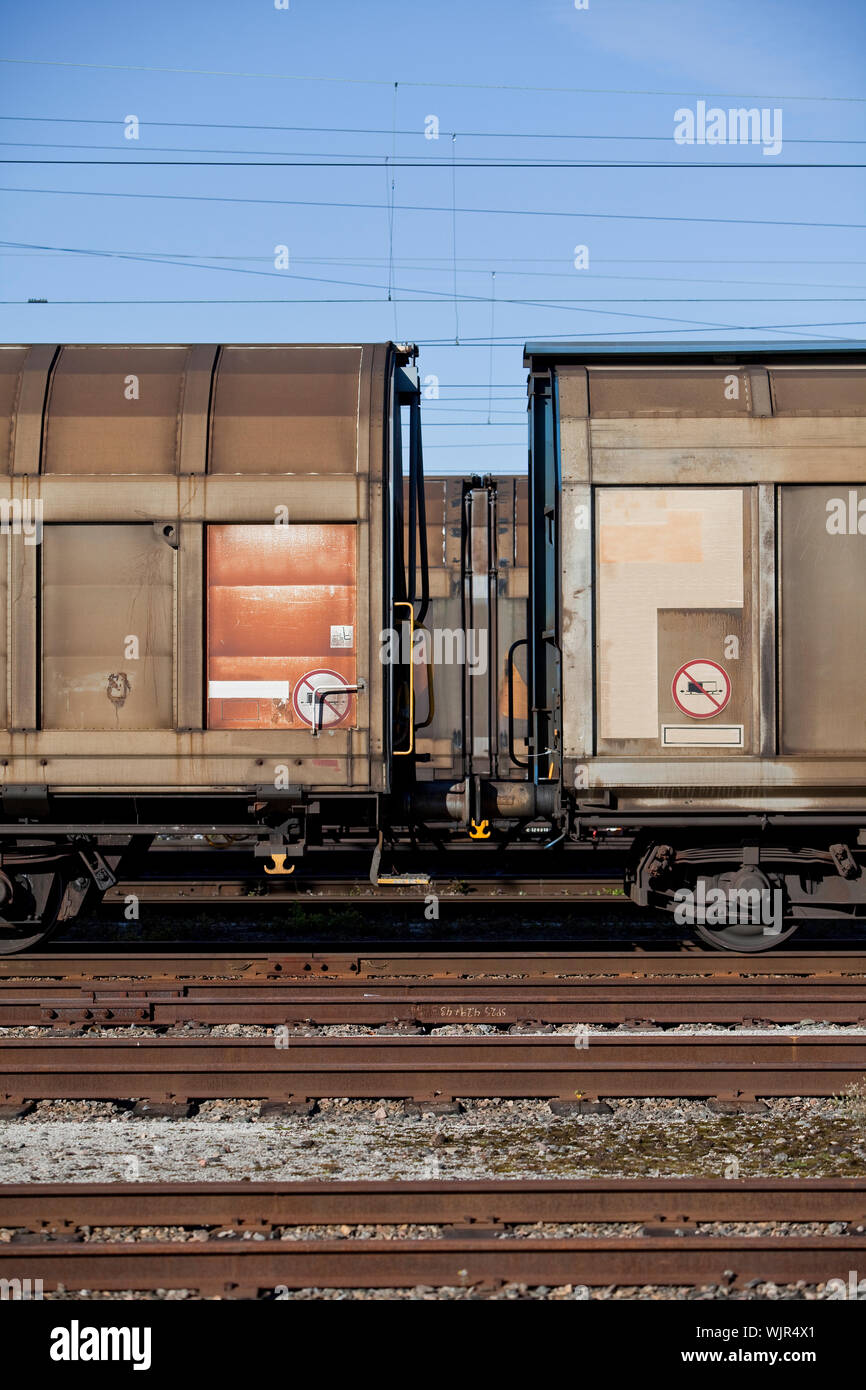 Train wagons connected to each other Stock Photo - Alamy