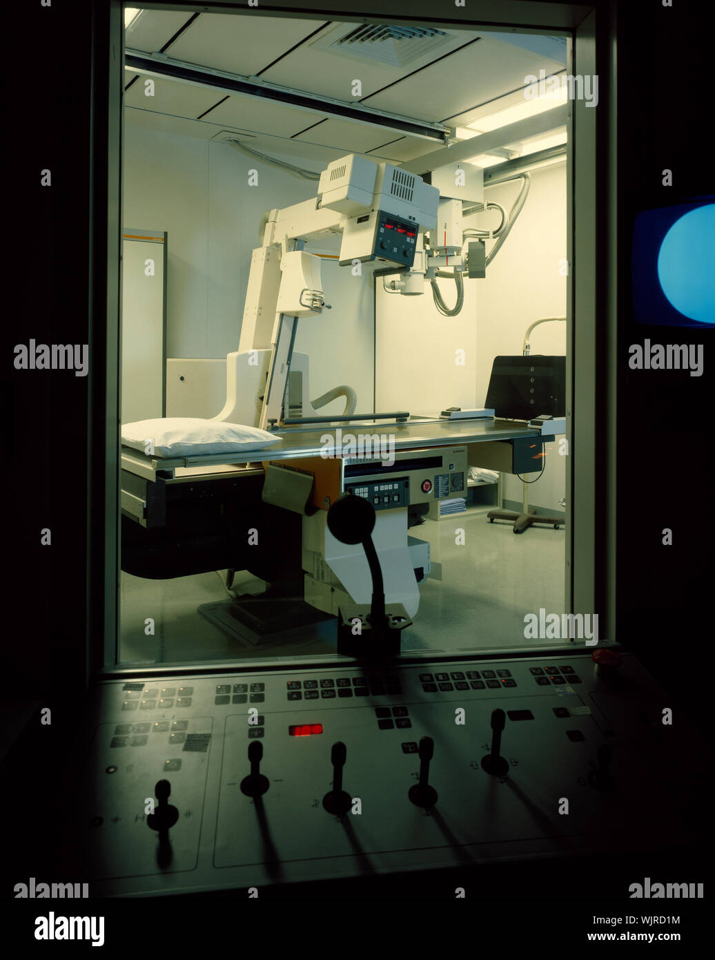 Advanced imaging system hi-res stock photography and images - Alamy