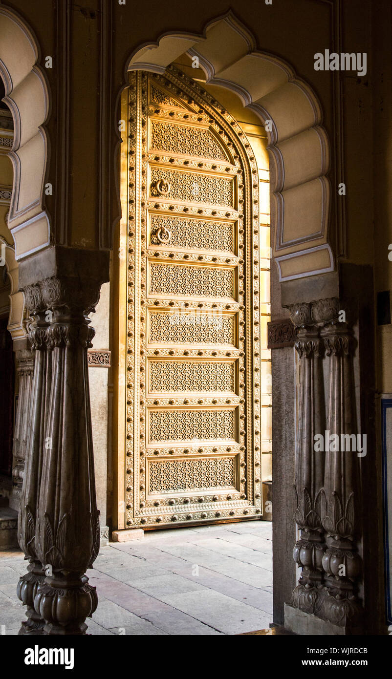 Buildings interior hi-res stock photography and images - Alamy