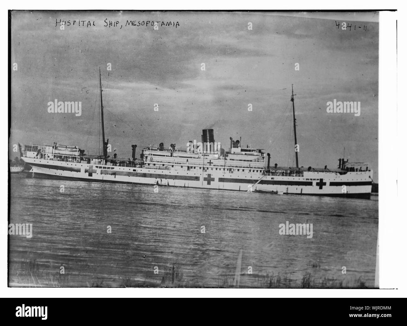 Hospital ship hi-res stock photography and images - Alamy