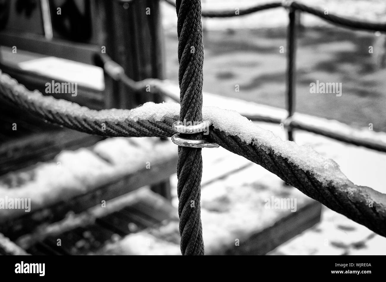 Boat equipment ropes hi-res stock photography and images - Alamy