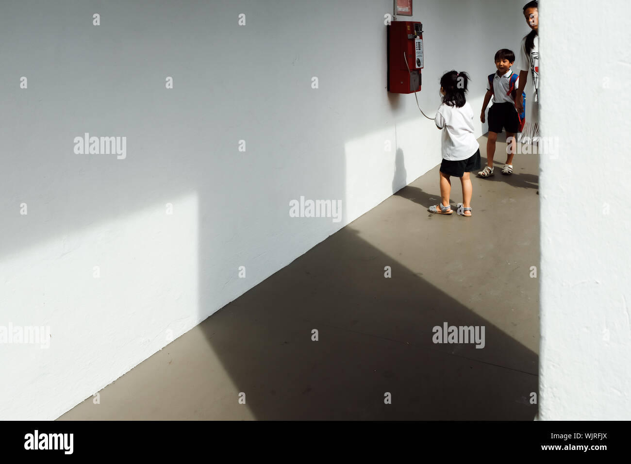 Elementary school corridor hi-res stock photography and images - Alamy