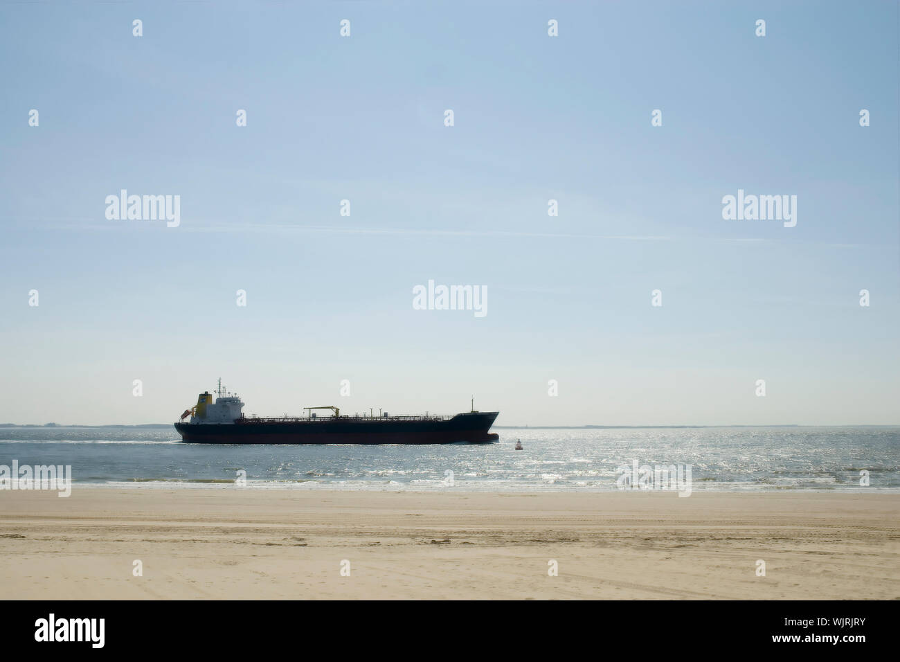 Cargoboat hi-res stock photography and images - Alamy
