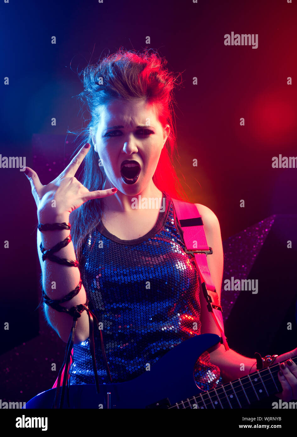 Rock star singing hi-res stock photography and images - Alamy