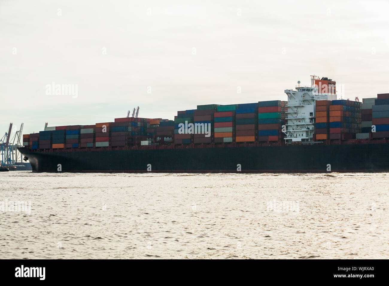 Fully laden barge hi-res stock photography and images - Alamy