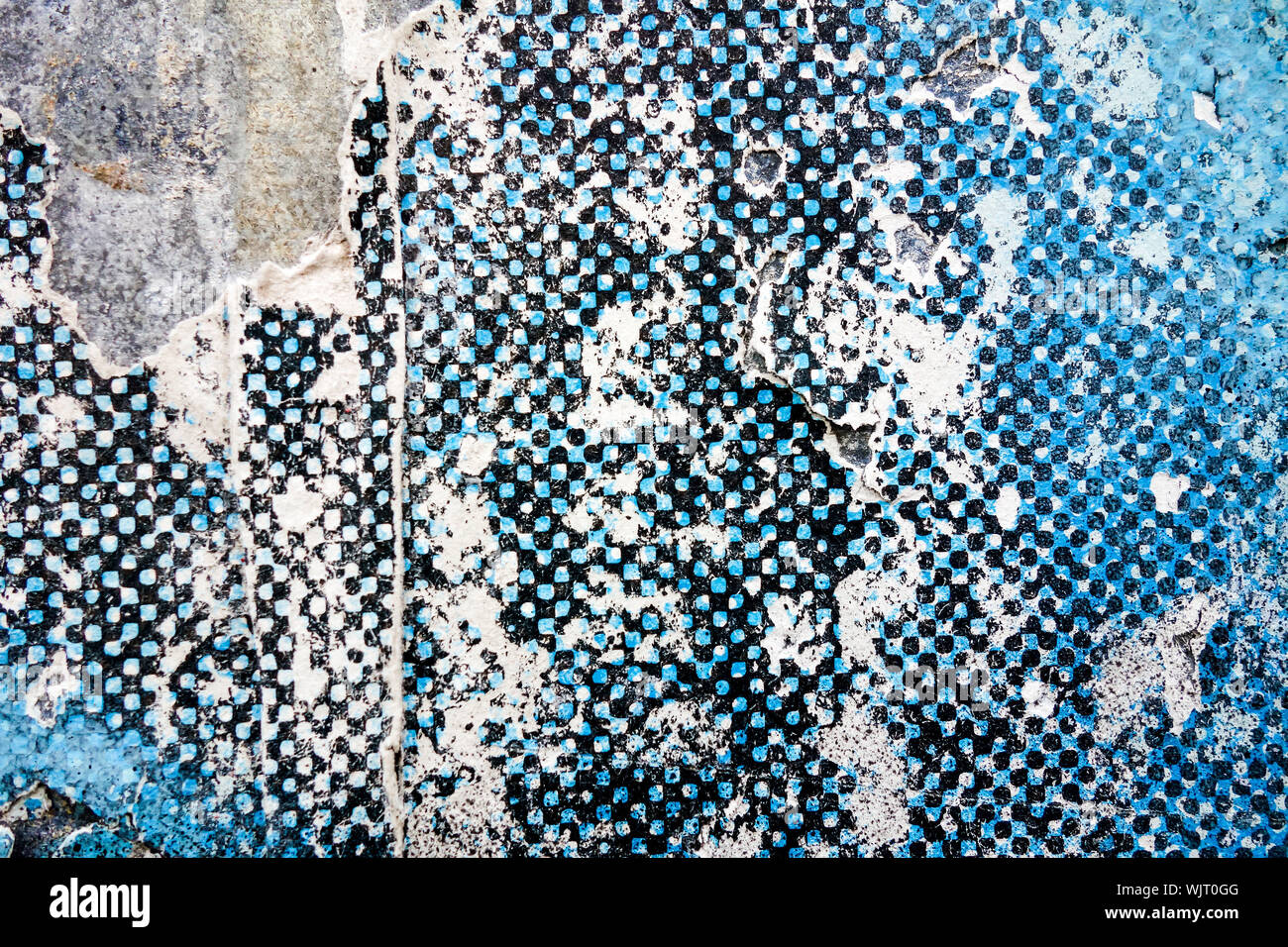 Torn wallpaper hi-res stock photography and images - Alamy