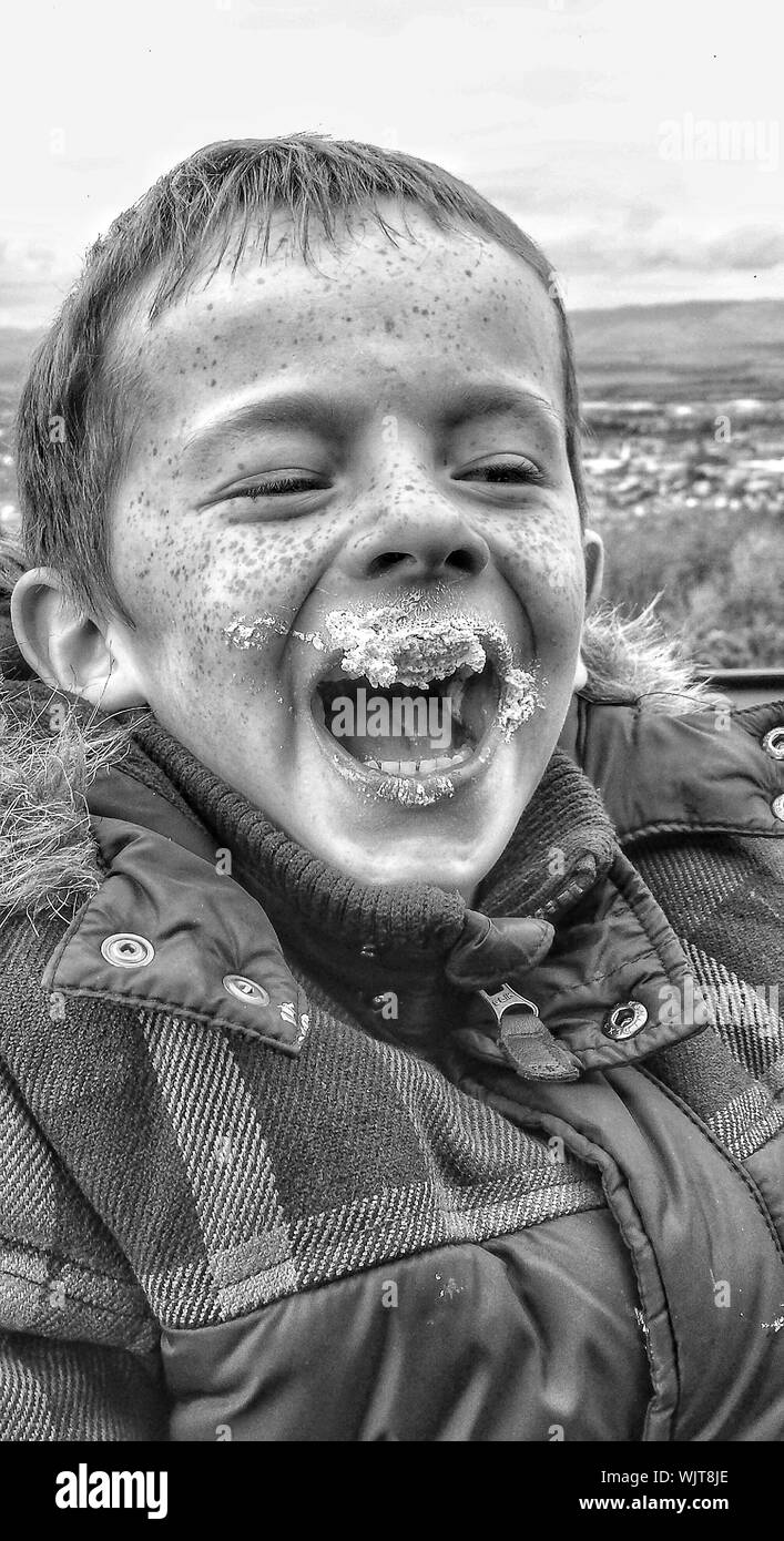 Messy boy eating food hi-res stock photography and images - Alamy