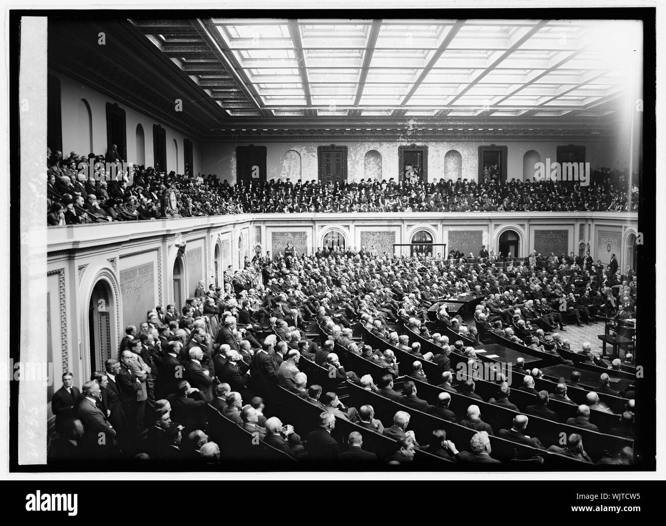 House in session Stock Photo - Alamy