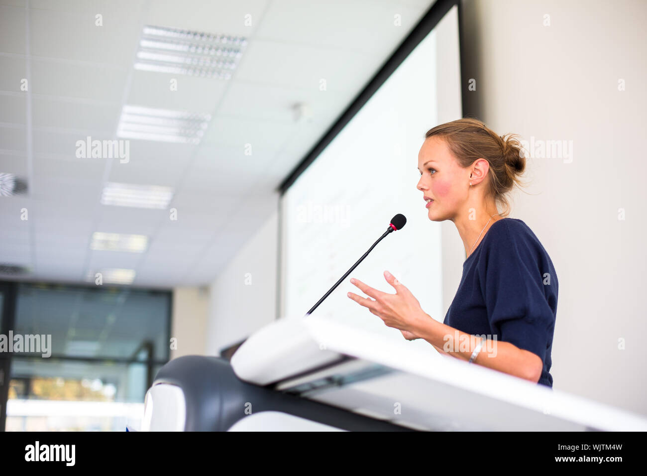 Visual presentation voice over hi-res stock photography and images - Alamy