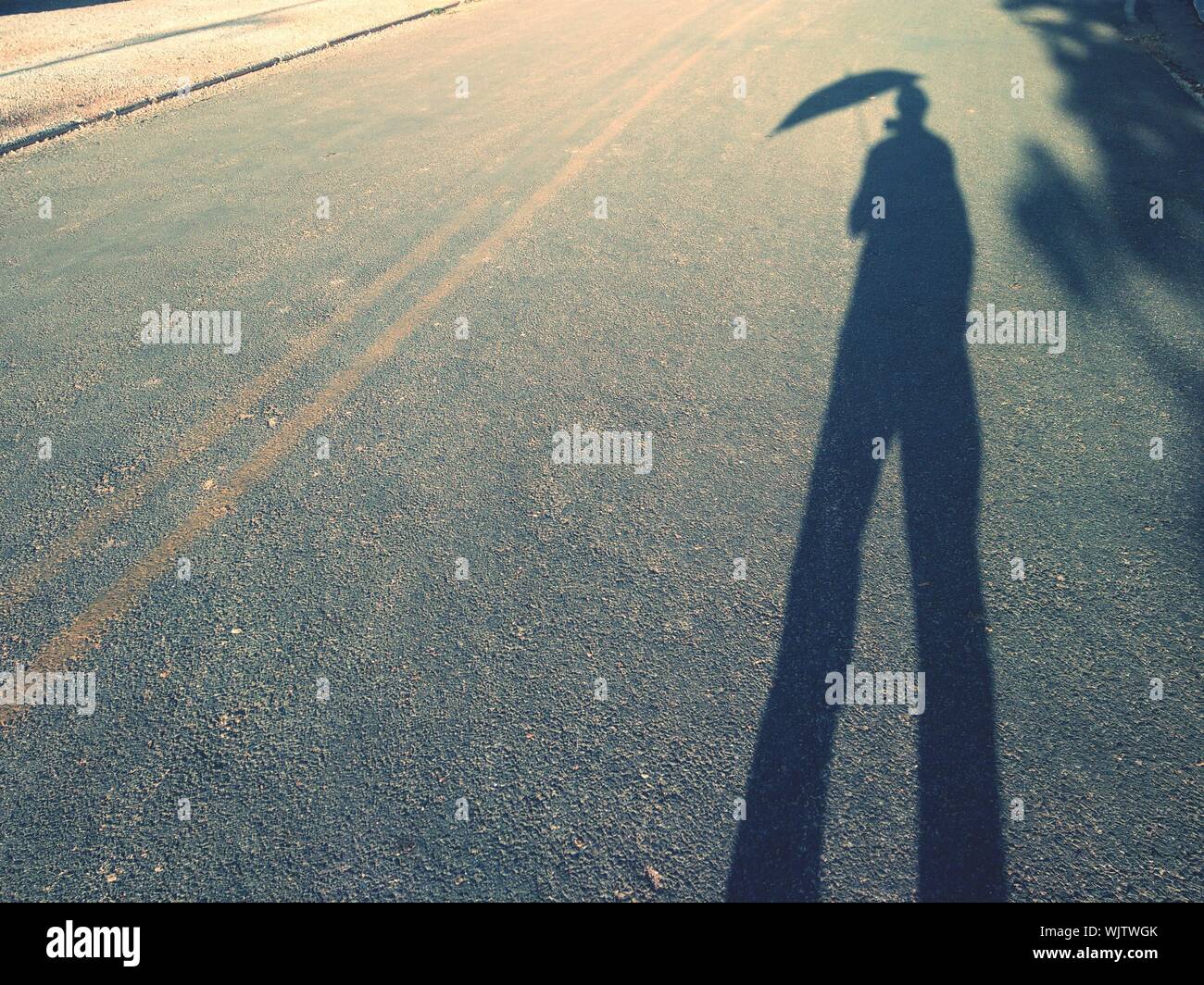 Umbrella shadow hi-res stock photography and images - Alamy