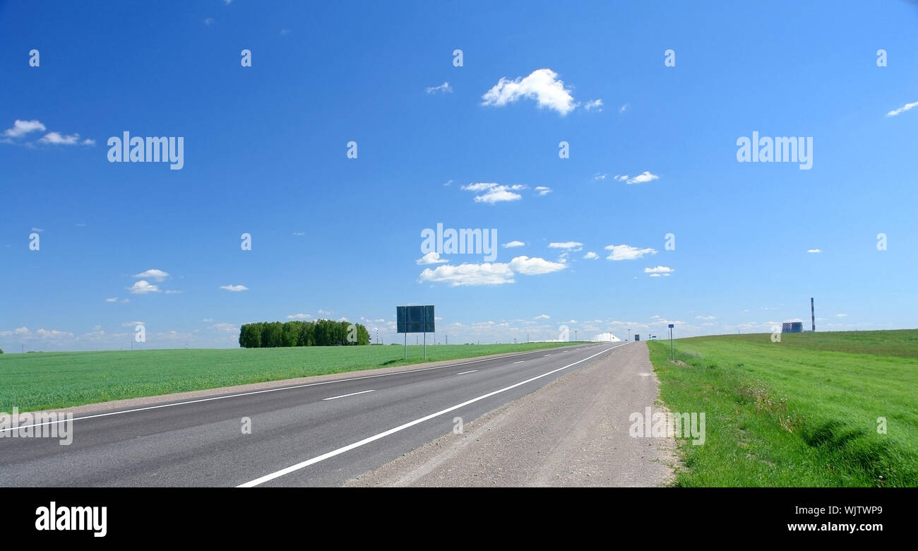road disappearing for horizon Stock Photo - Alamy