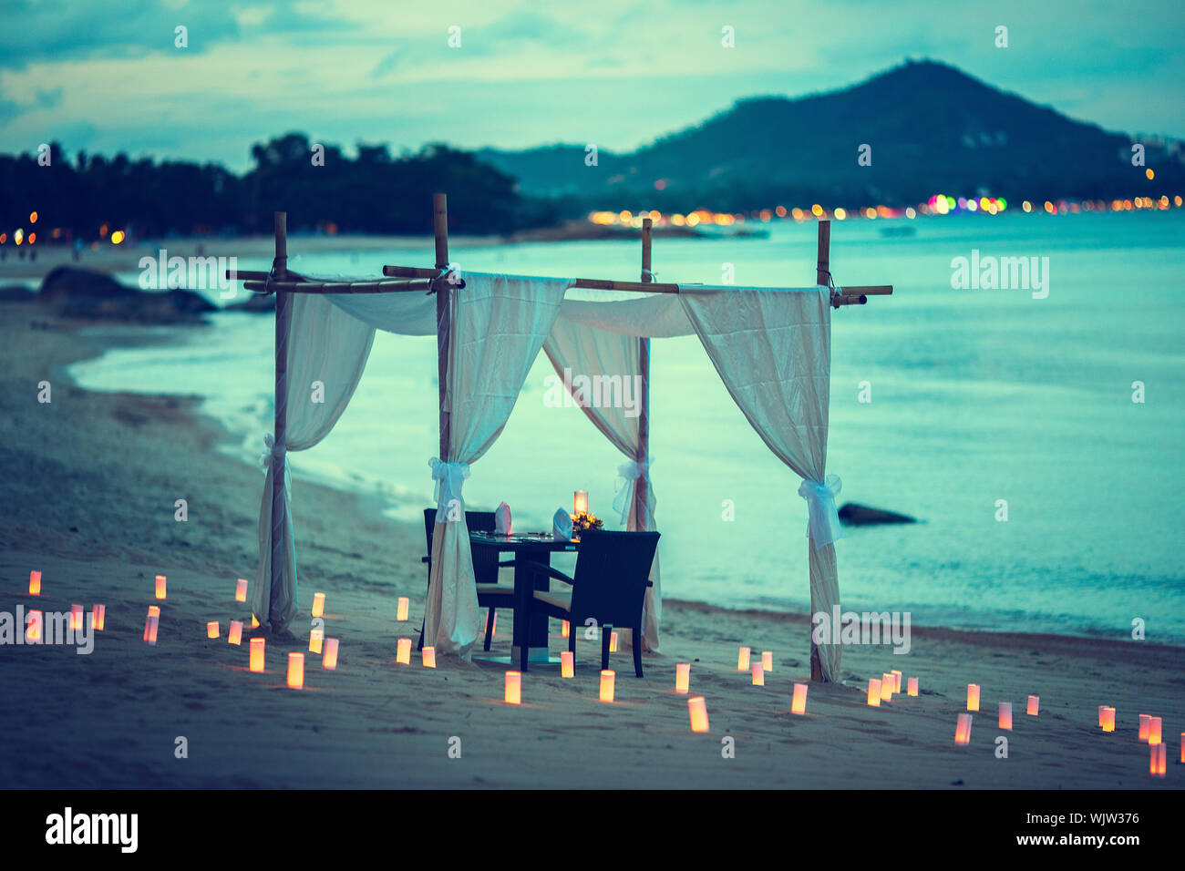 Candles on the beach hi-res stock photography and images - Alamy