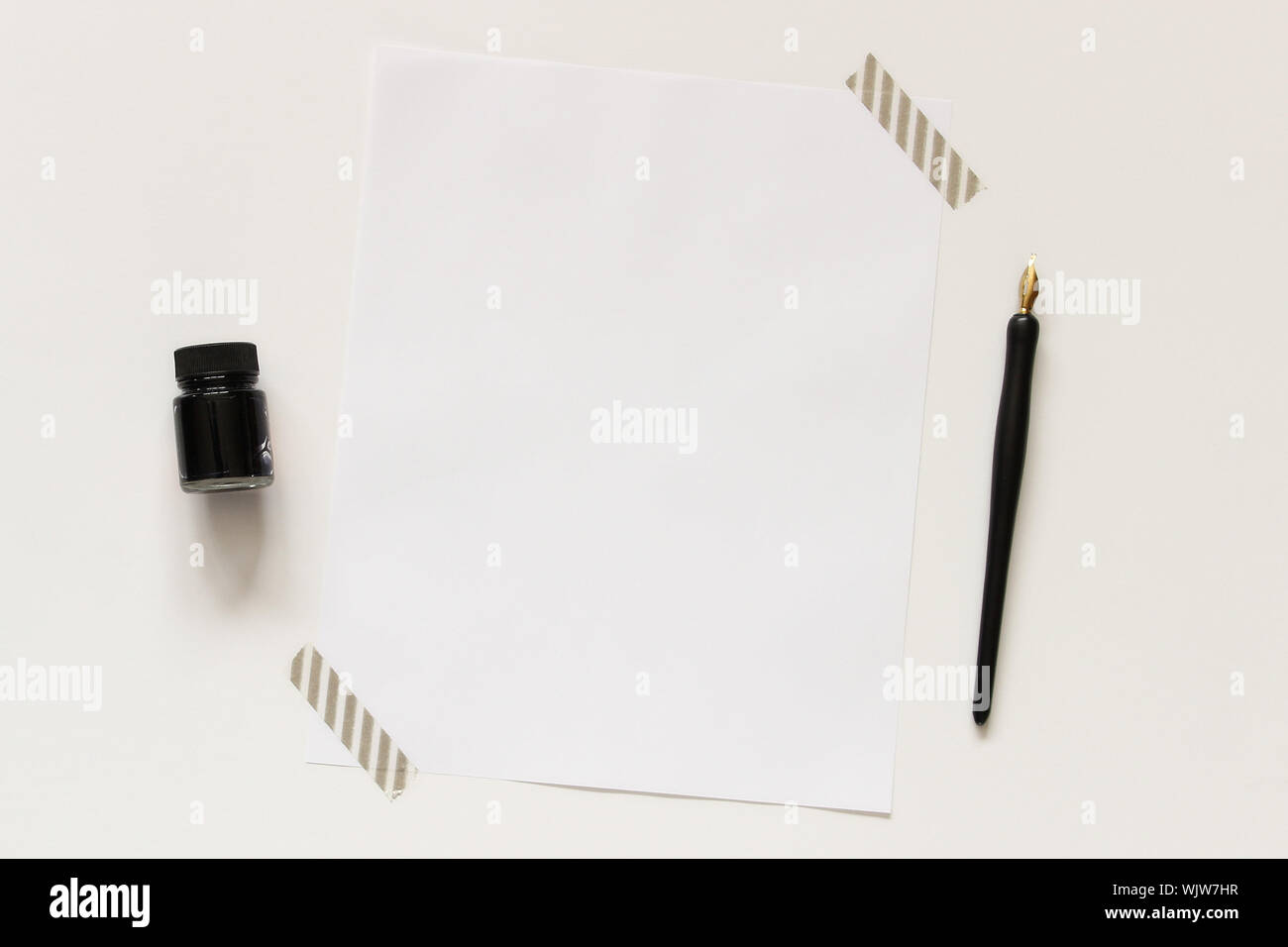 Fountain pen ink well hi-res stock photography and images - Alamy