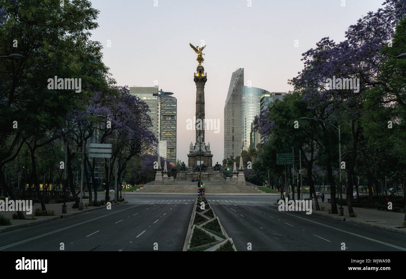 Road angel hi-res stock photography and images - Alamy