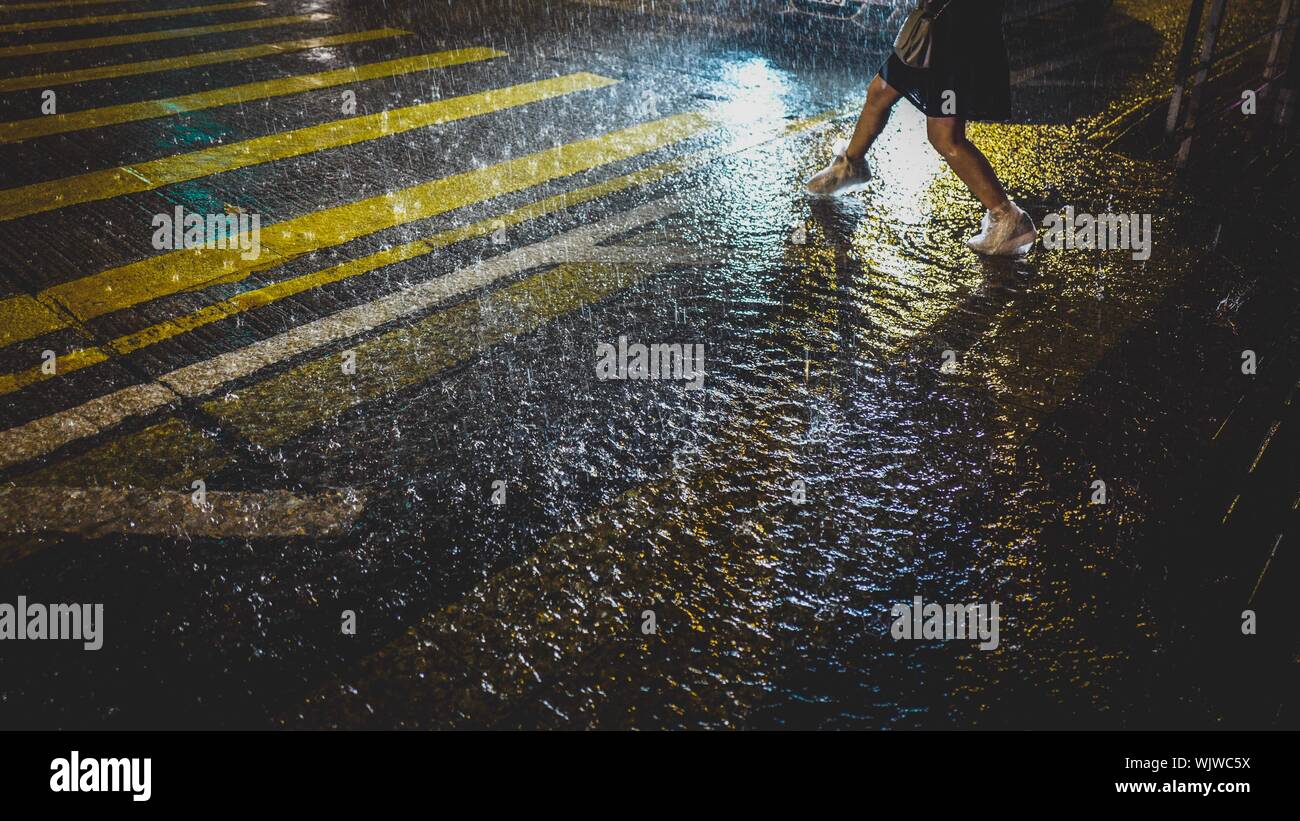Wet Road Night Street High Resolution Stock Photography and Images - Alamy