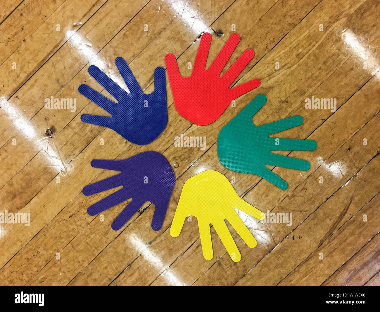 Shapes with hand hi-res stock photography and images - Alamy