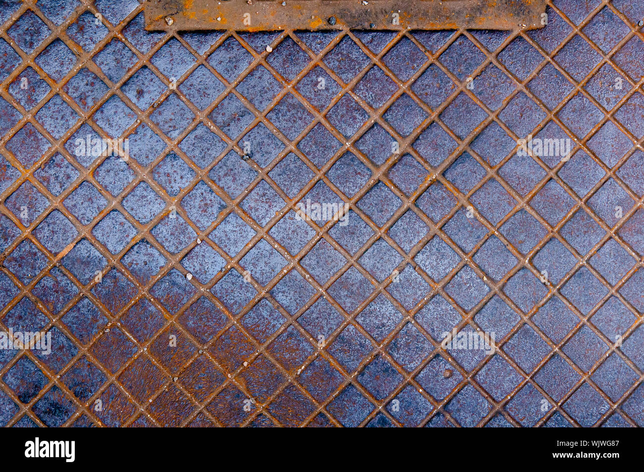 Square metal frame hi-res stock photography and images - Alamy