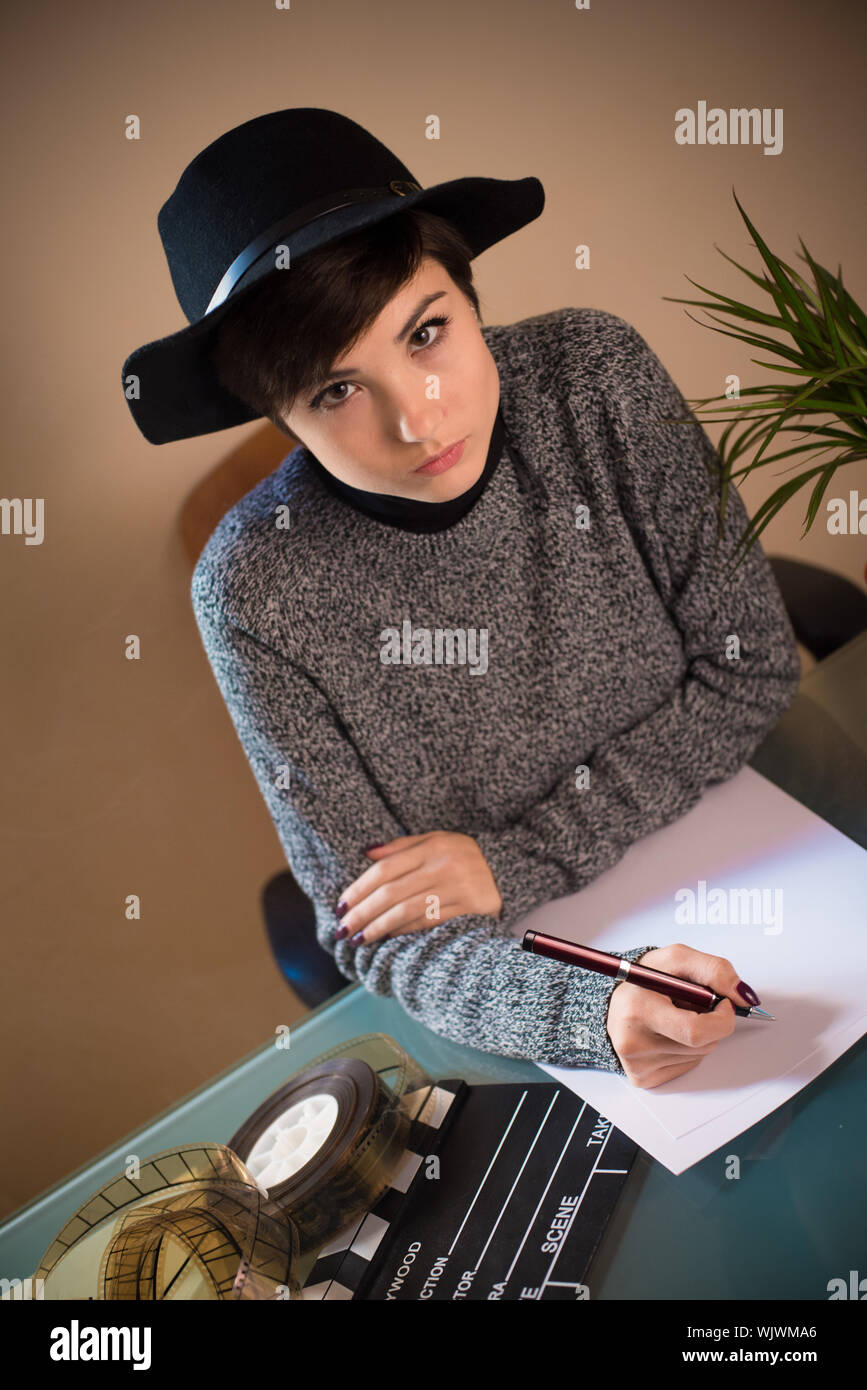 Screenwriter hi-res stock photography and images - Alamy