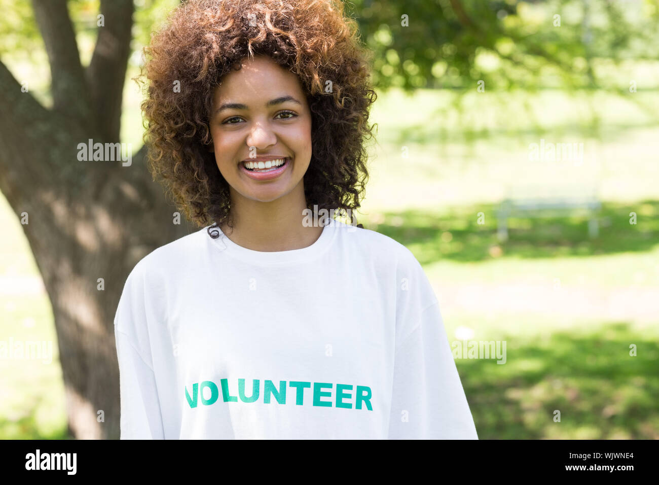 Volunteer volunteerism altruism hi-res stock photography and images - Alamy