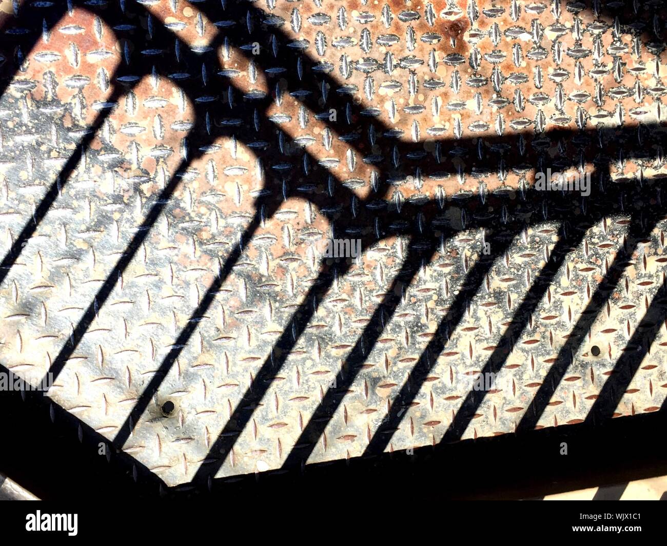 Diamond shaped metal hi-res stock photography and images - Alamy