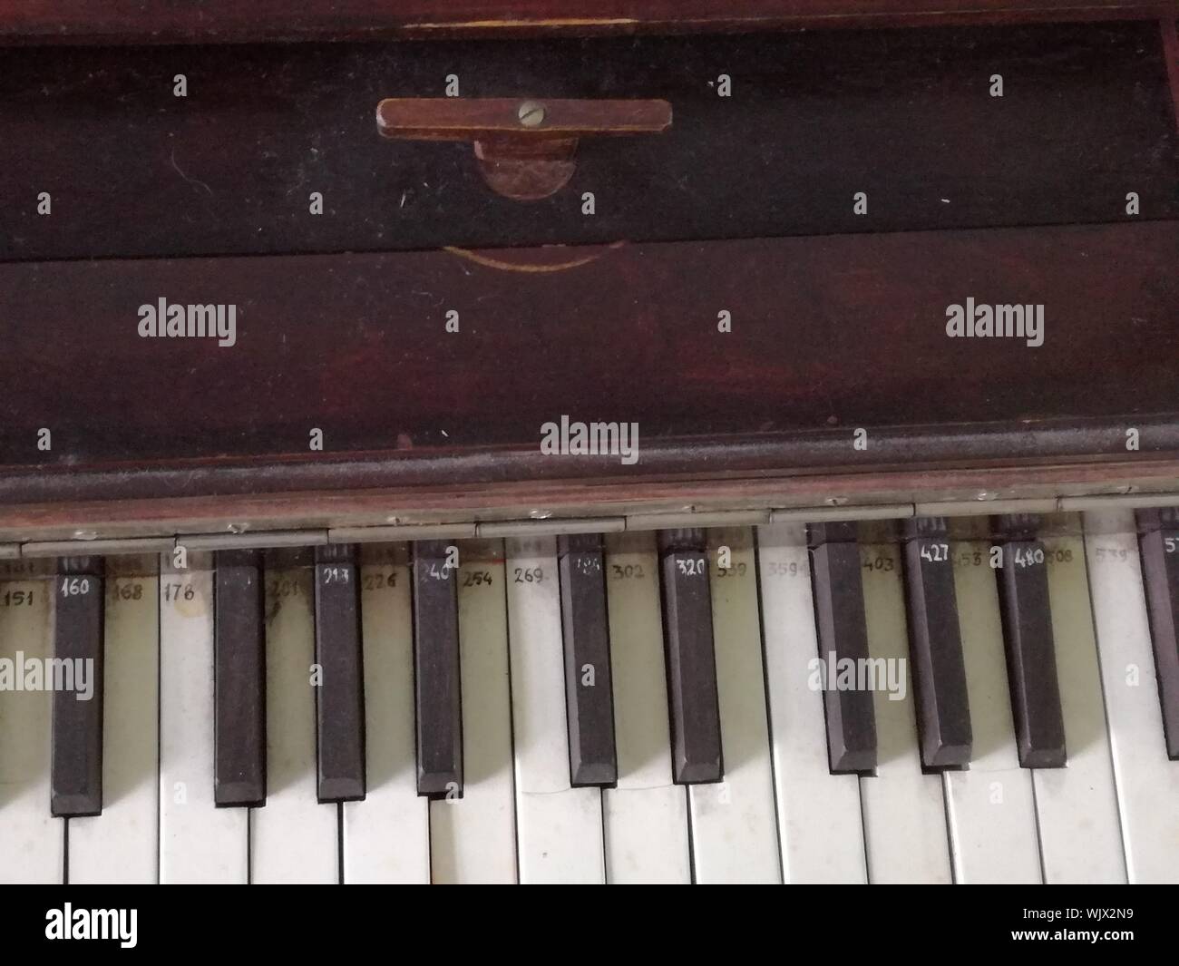 Piano side view with keys hi-res stock photography and images - Alamy