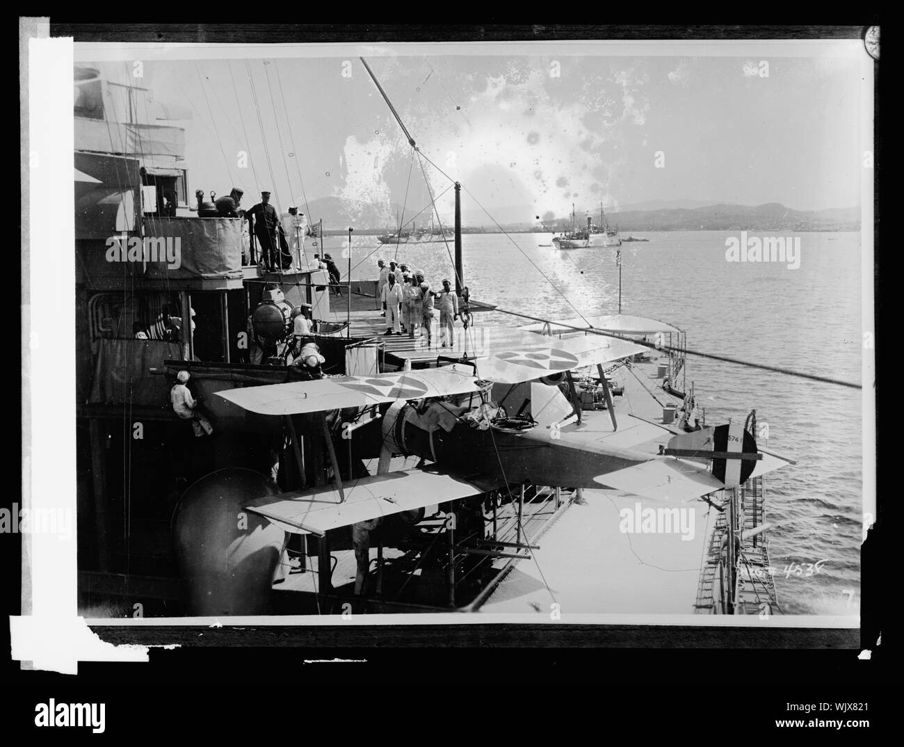 Hydroplane engineering Black and White Stock Photos & Images - Alamy